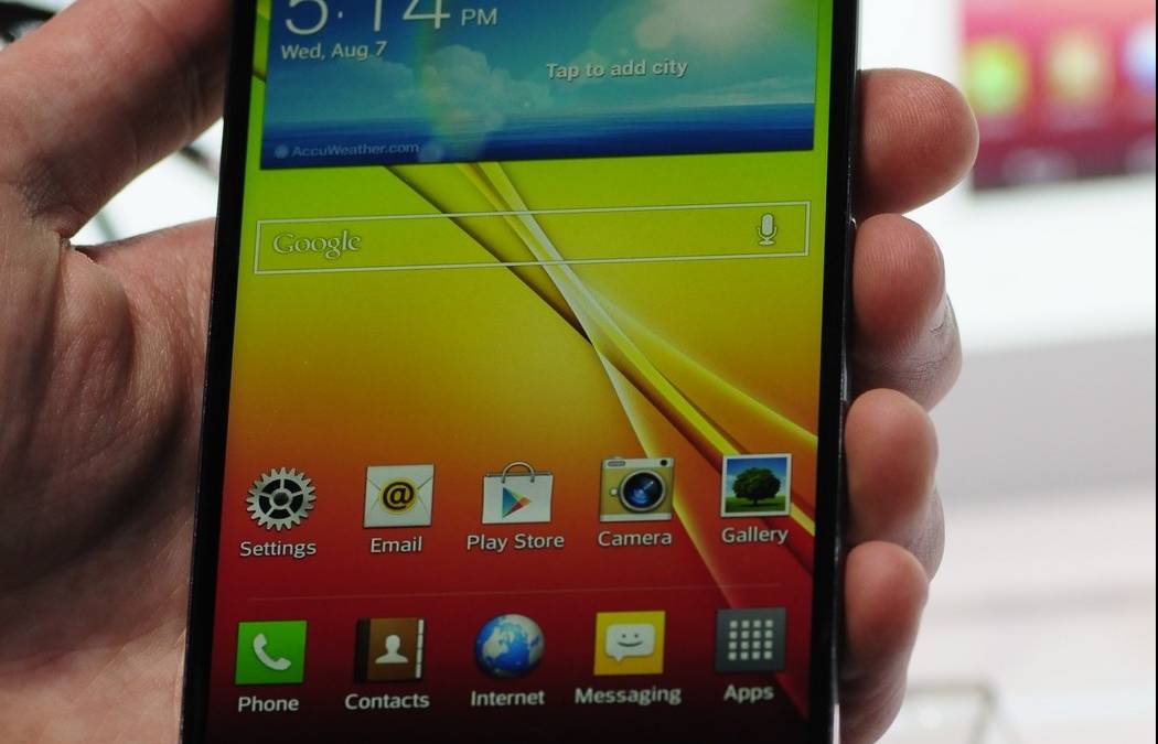 Hands-On With The LG G2 - A Benchmark Beast With A Few Tricks Up Its Sleeve