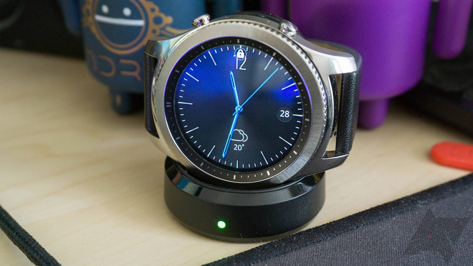 Samsung is adding an LTE Gear S3 Classic to its smartwatch lineup
