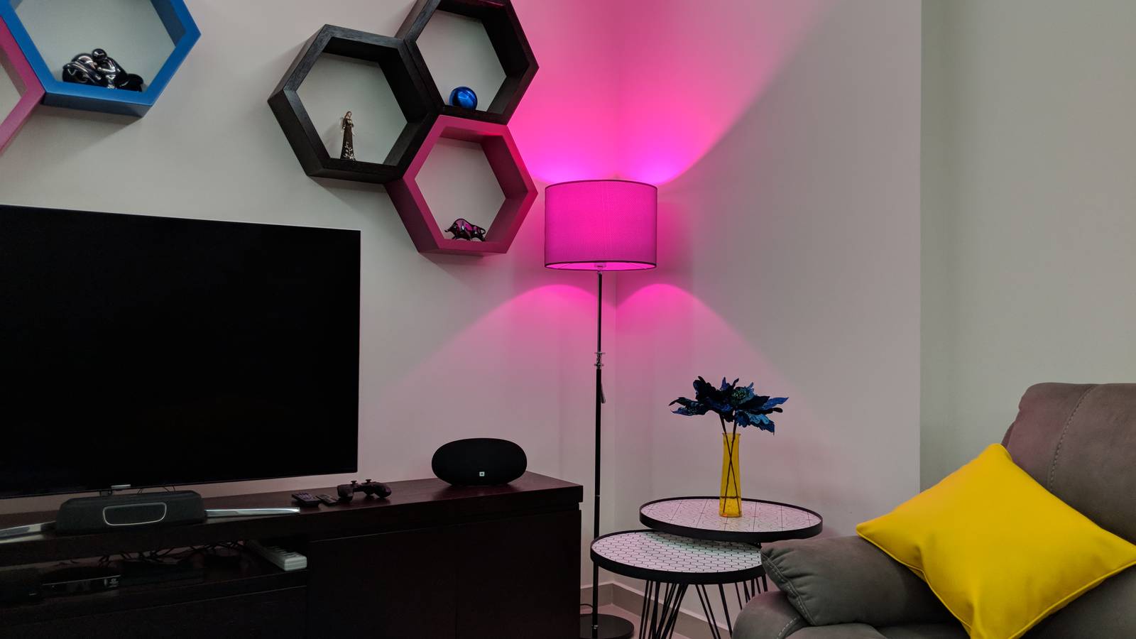 How to reset your LIFX smart bulbs