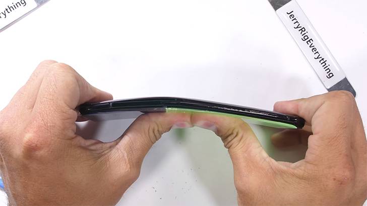 Ultra-slim phones are trying to fix a problem that never existed