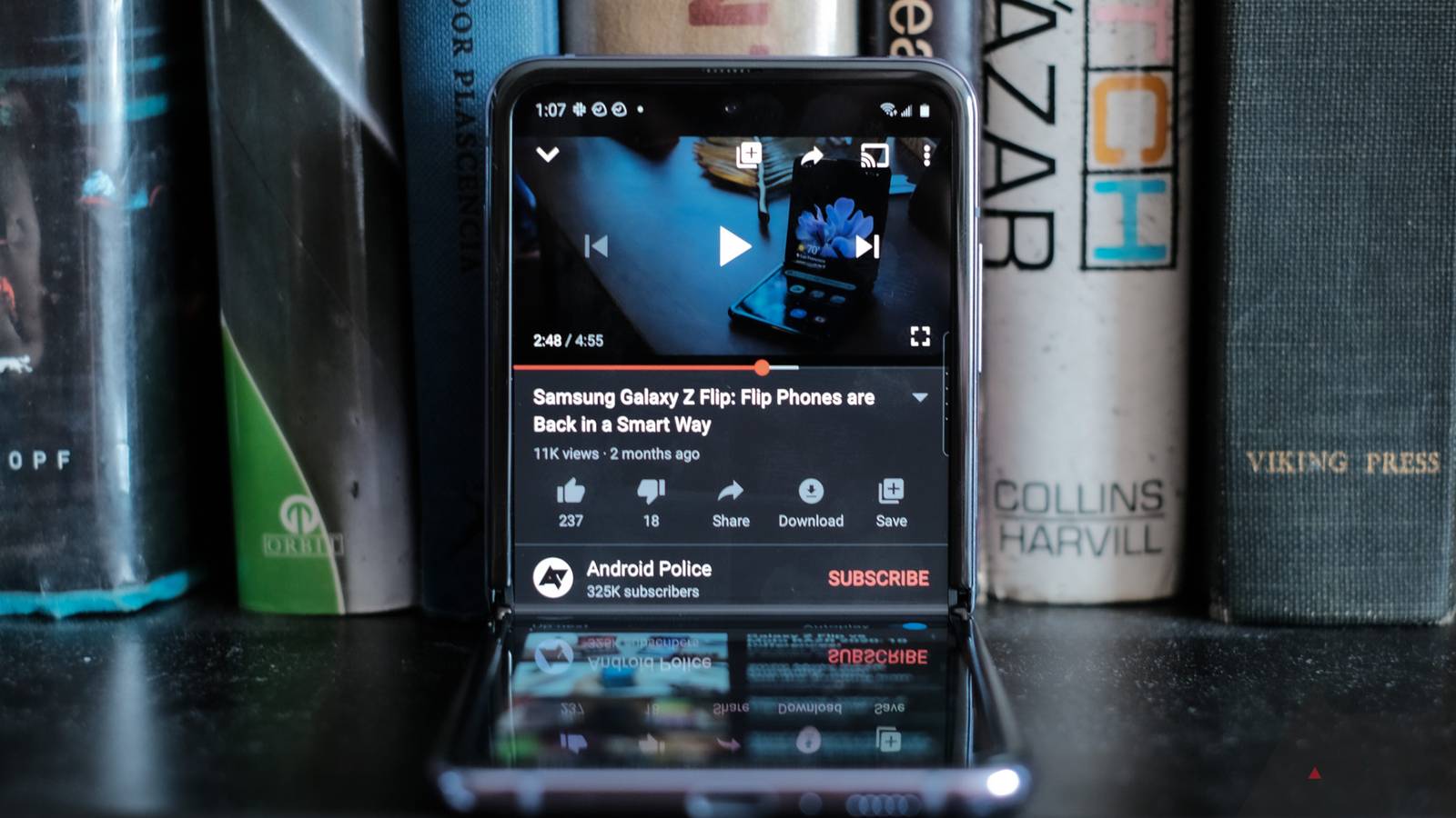 YouTube can better use the Z Flip's folding screen starting today