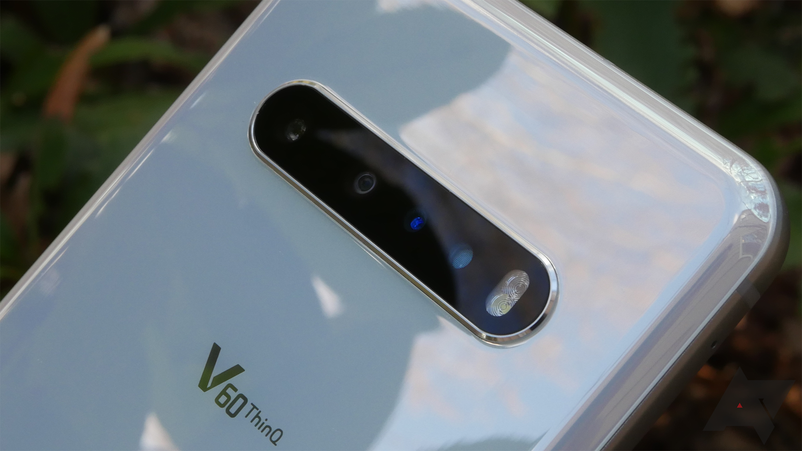 LG V60 is picking up its May security update on Verizon