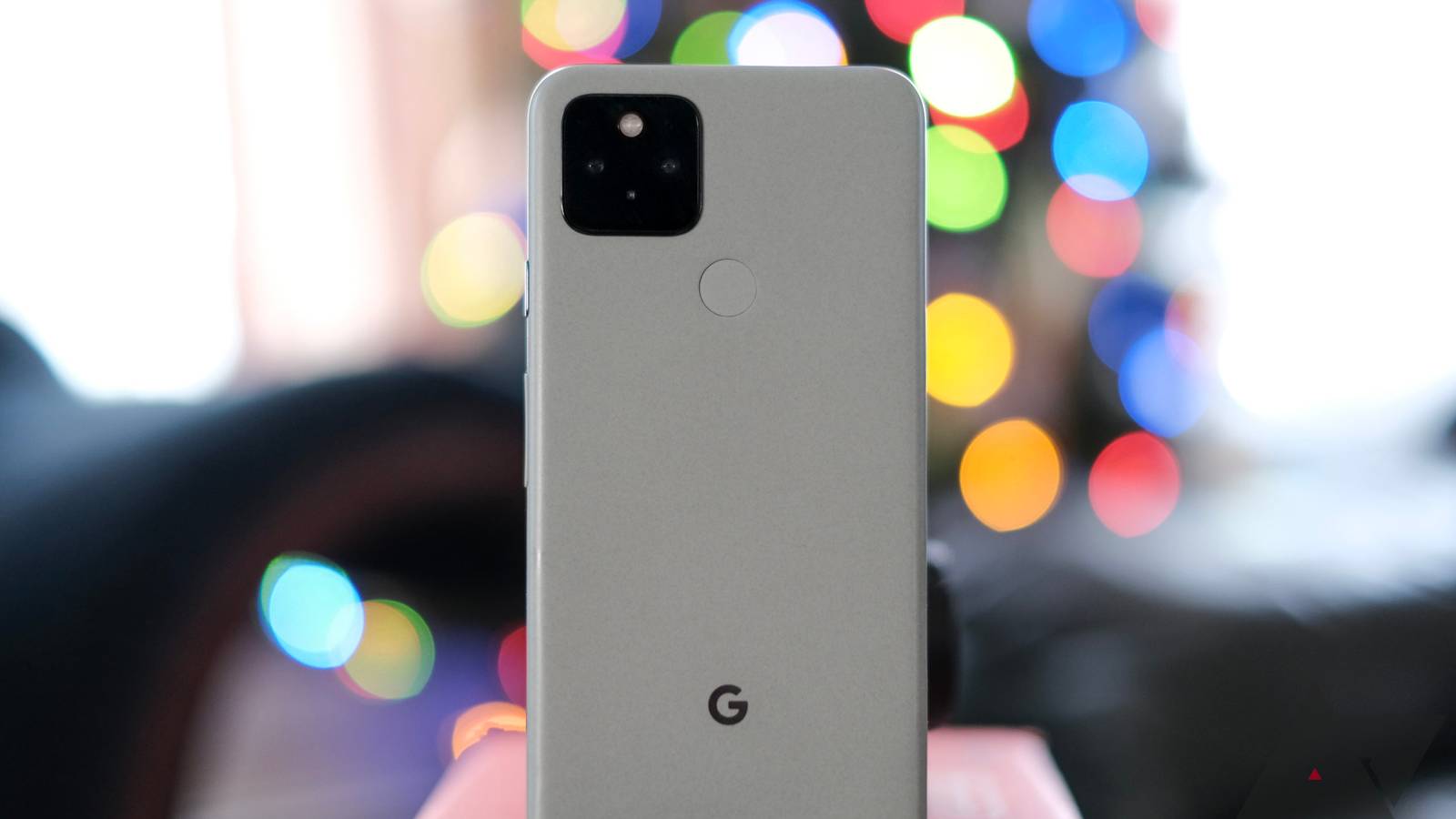 Google Pixel’s boot screen will soon only be available in dark mode