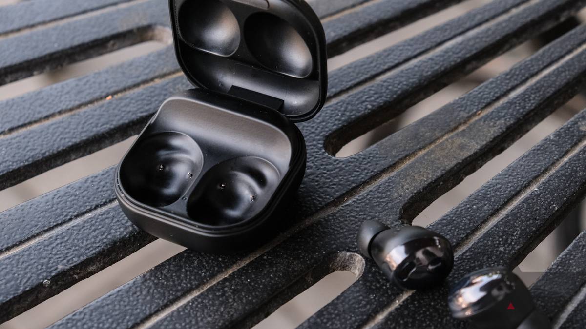 First look at the Galaxy Buds2 Pro shows that Samsung is sticking with ...