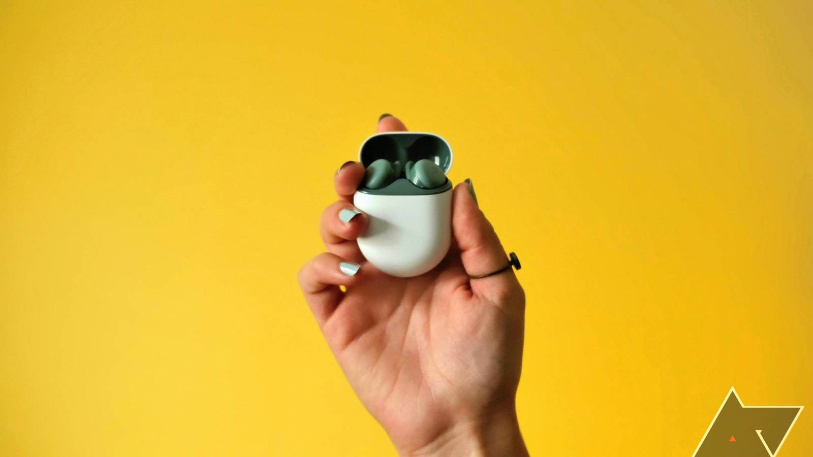 Save up to 50% on some great refurbished earbuds at Best Buy