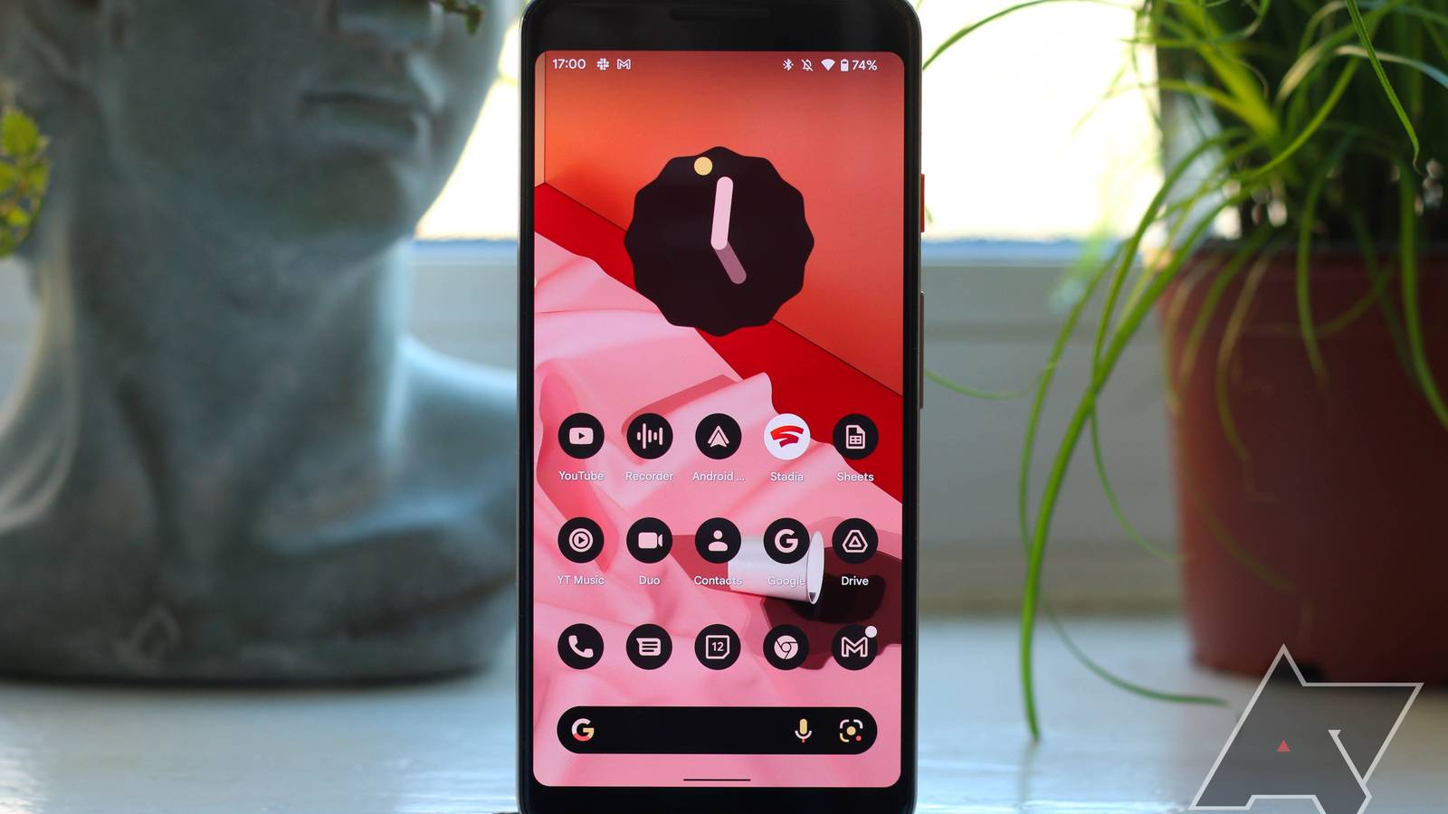 The Google Pixel Launcher is getting a nifty screenshot search feature