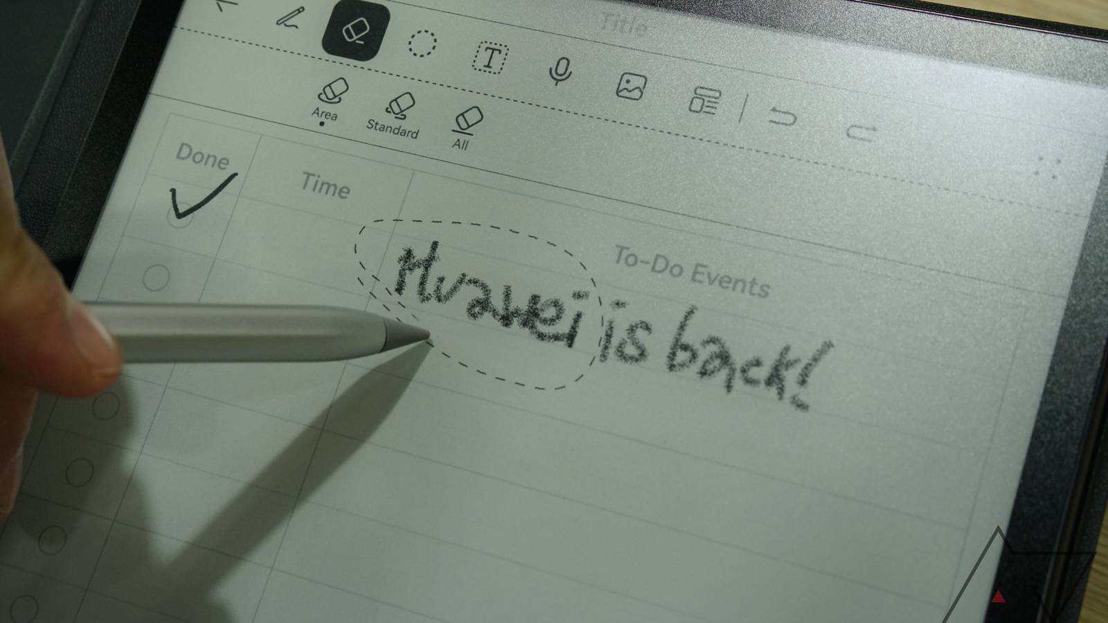 Huawei MatePad Paper takes on the Kindle Paperwhite for E Ink tablet ...
