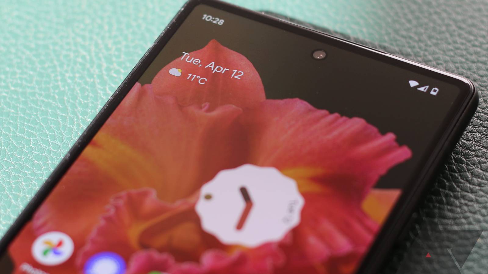 Google's At a Glance widget could soon be more transparent about where ...