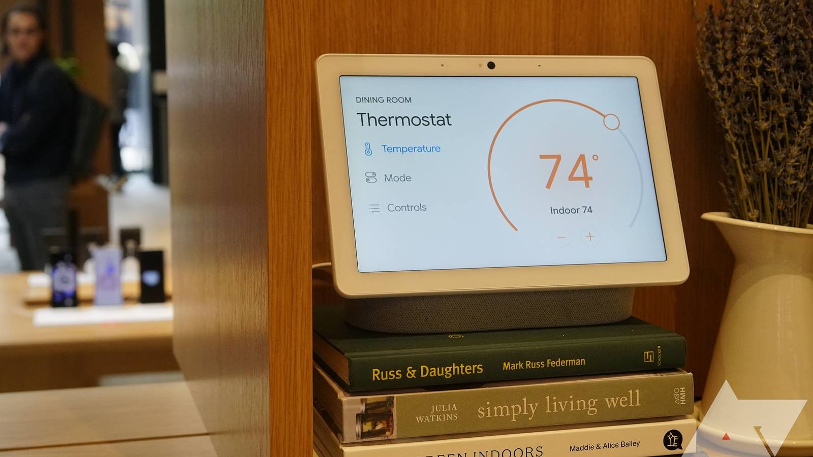 The Nest Hub Max is receiving Google's new operating system