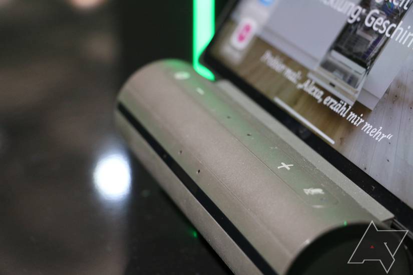 Bosch’s Smart Kitchen Dock is a detachable Nest Hub in all but name