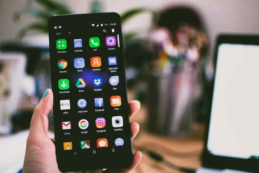 How to hide uninstallable apps on your Android phone