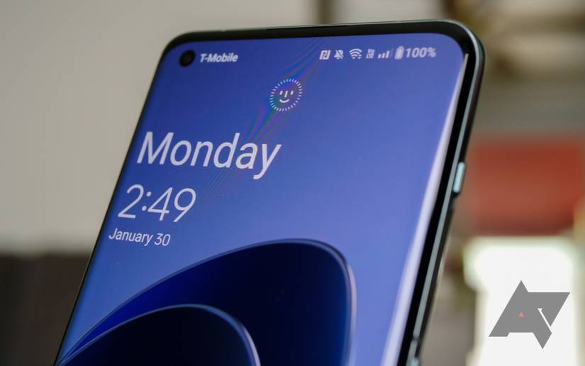 OnePlus 11 vs. Motorola Edge (2023): It all comes down to price