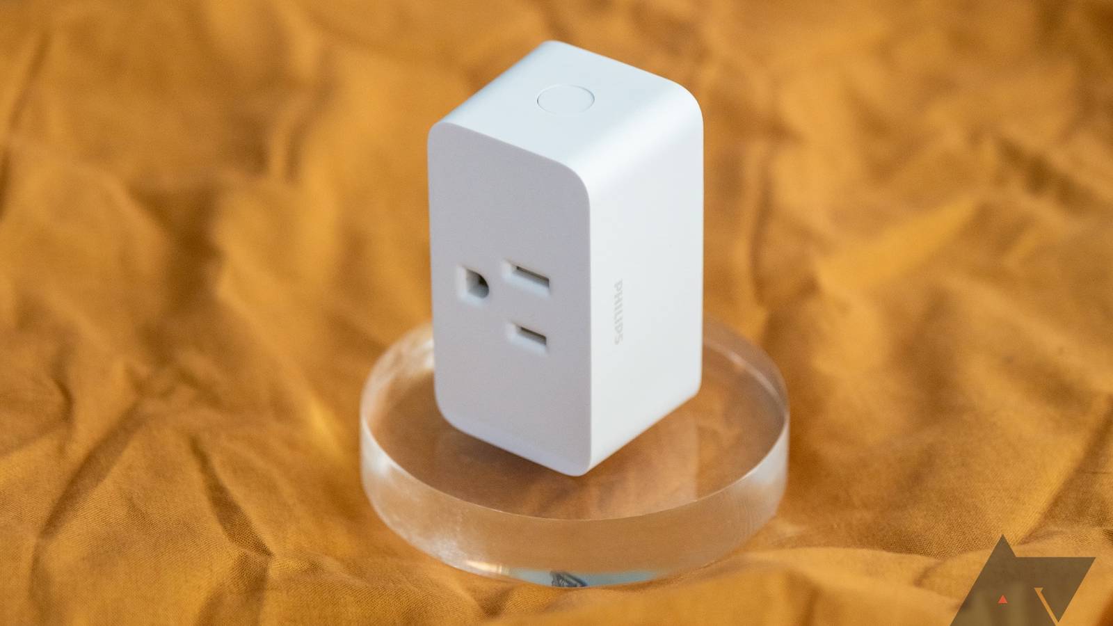 Philips Hue Smart Plug review: No Bridge, no buy