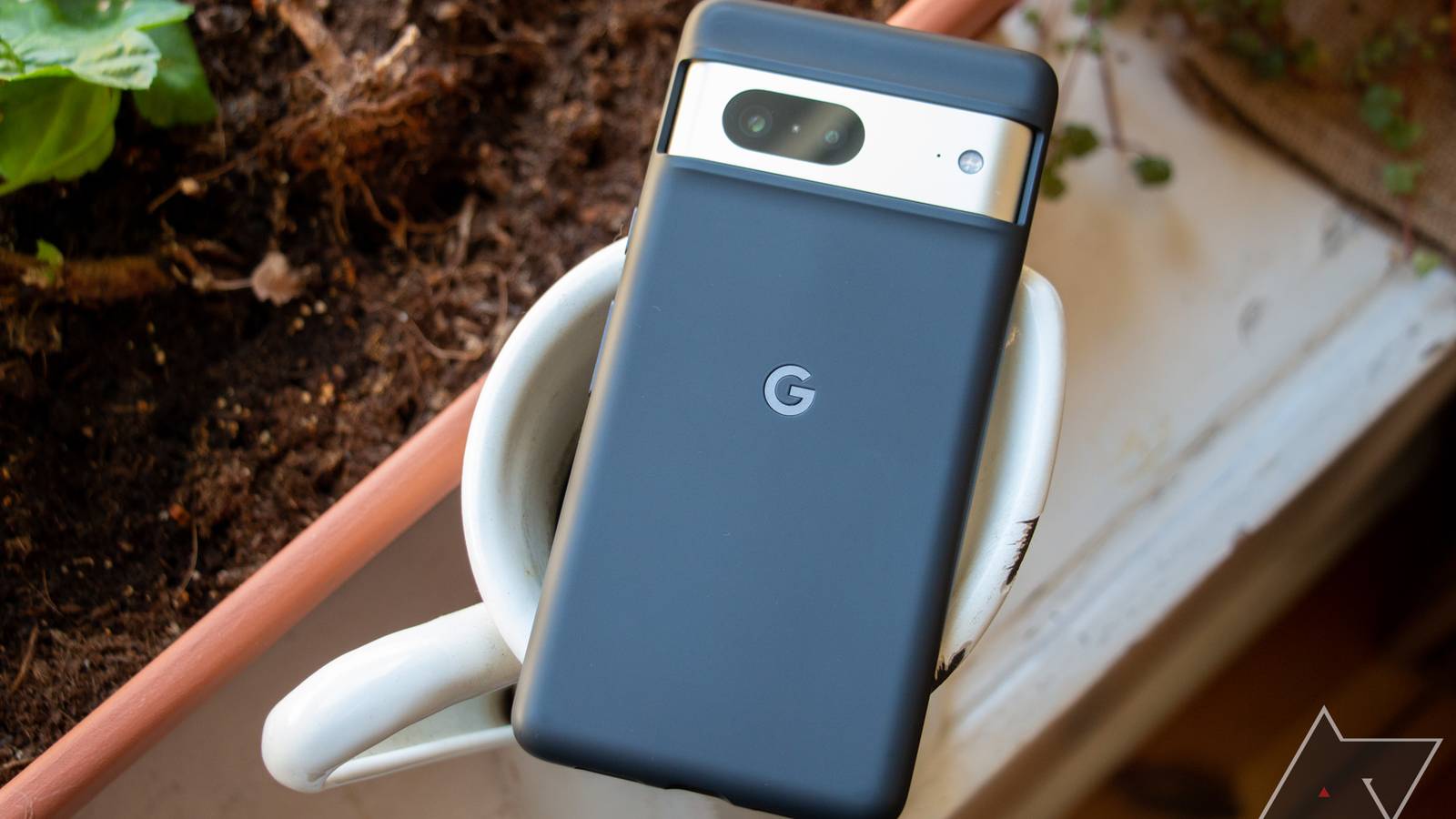 Google's latest Pixel ad throws some playful shade at the iPhone's USB ...