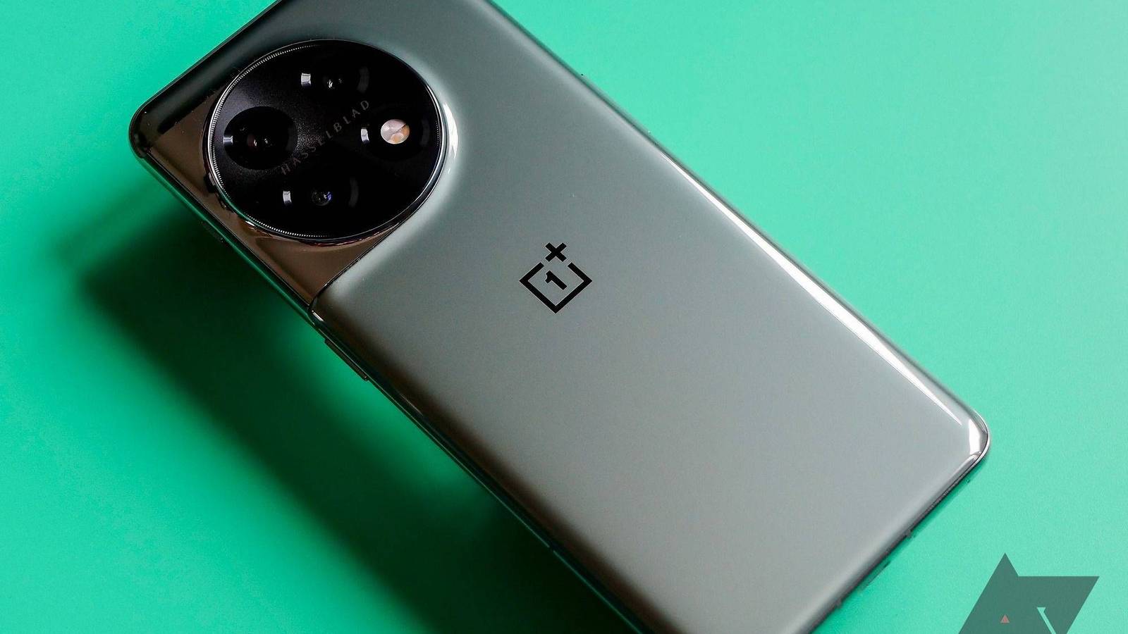The OnePlus 12 will have a crazy bright display