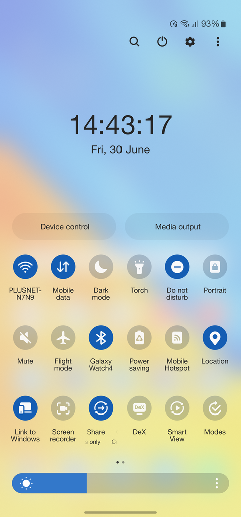 Samsung screen mirroring finally supports casting to a Chromecast