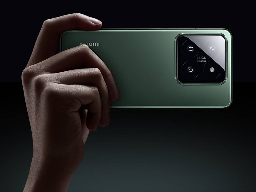Xiaomi 14 and 14 Pro are here with 2024 hardware and HyperOS