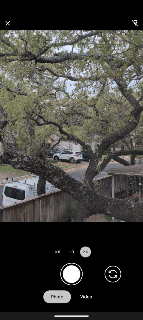 Google Messages gets a new camera UI, but it's not all roses