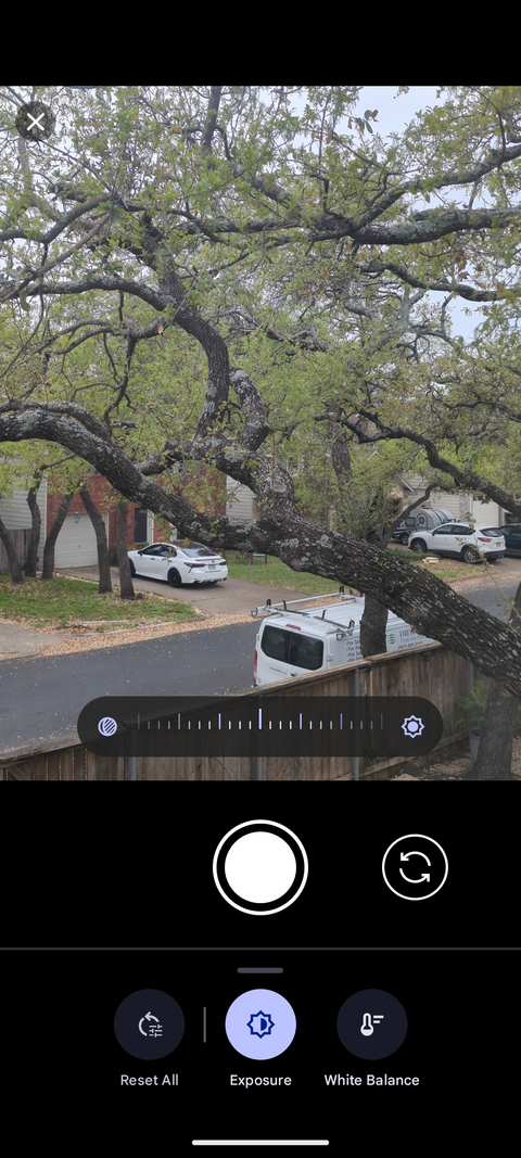 Google Messages gets a new camera UI, but it's not all roses