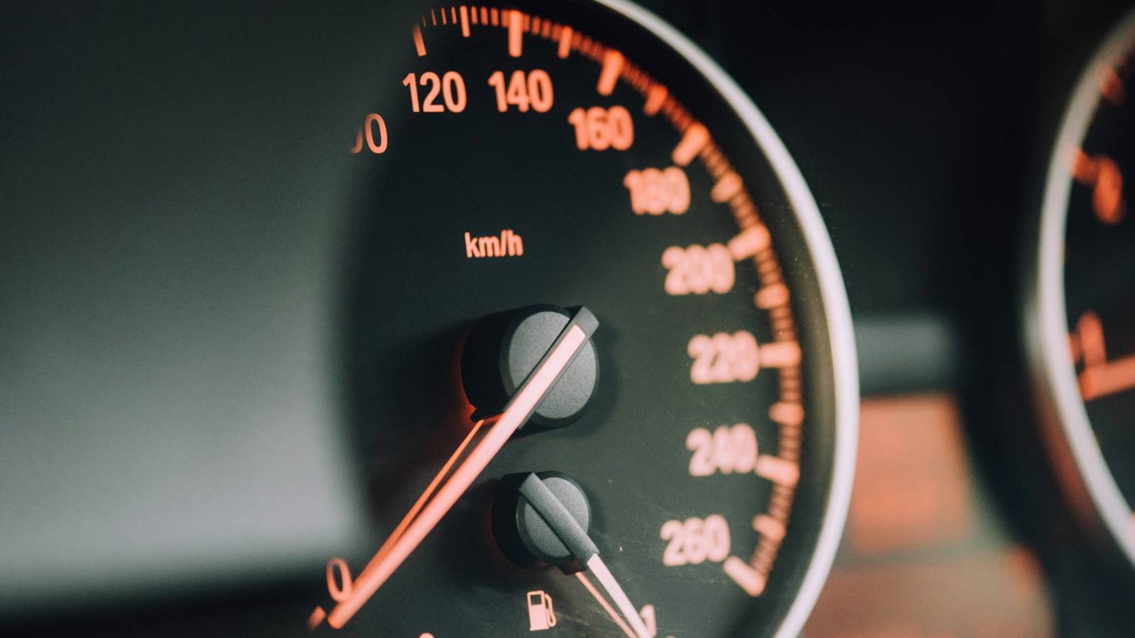 7 best speedometer apps to keep you on the road and without a ticket