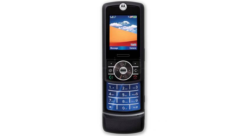 6 classic Motorola phones to revive after the Razr