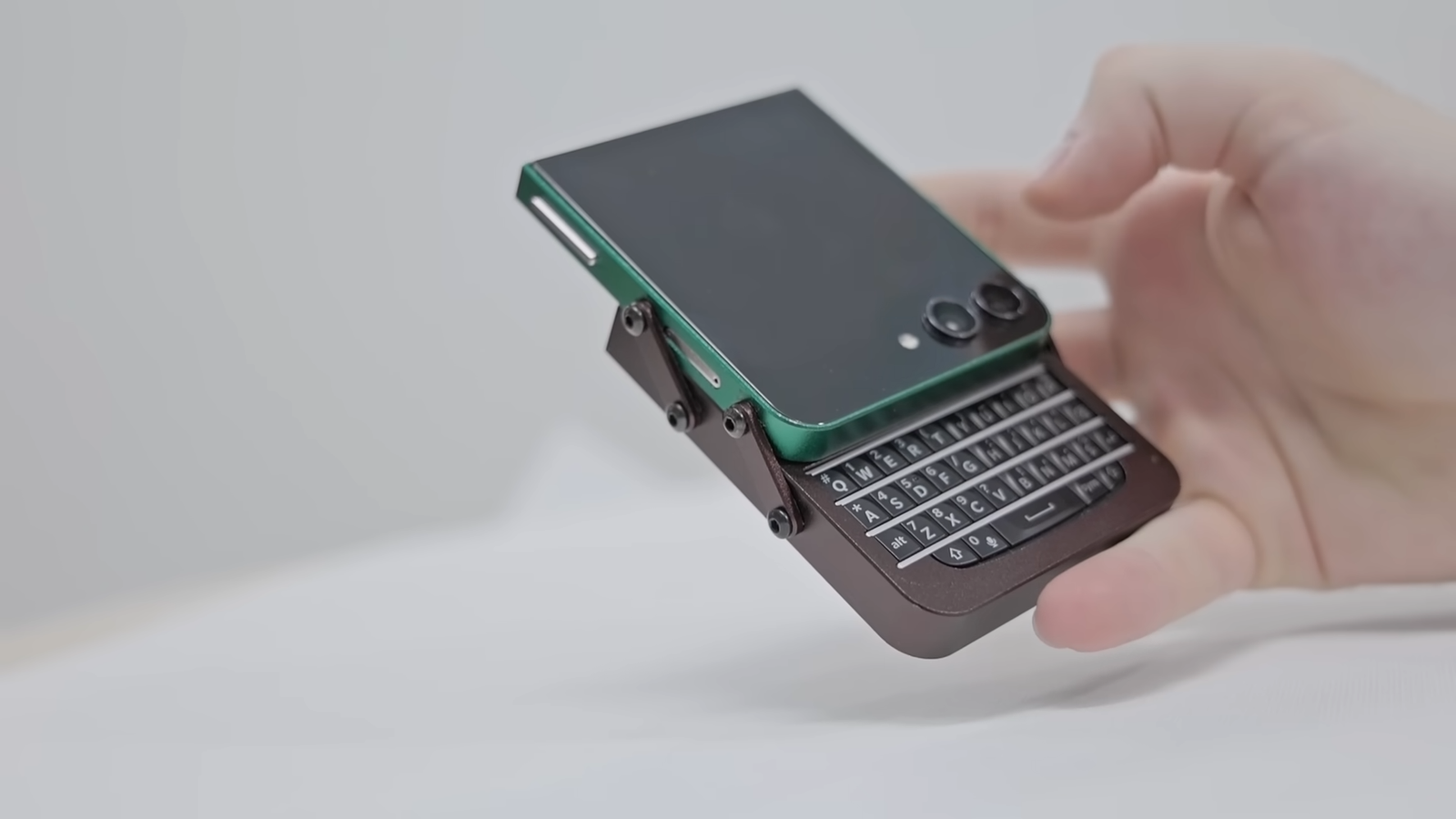 YouTuber builds custom Android phone and it's spectacular