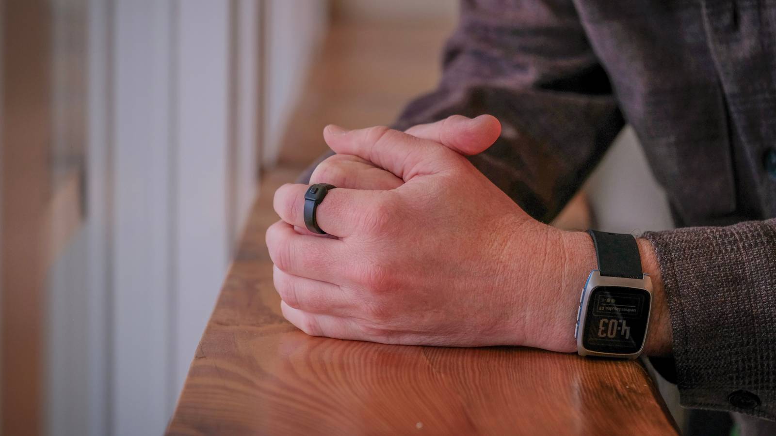 Pebble's latest wearable records your fleeting thoughts, and isn't a ...