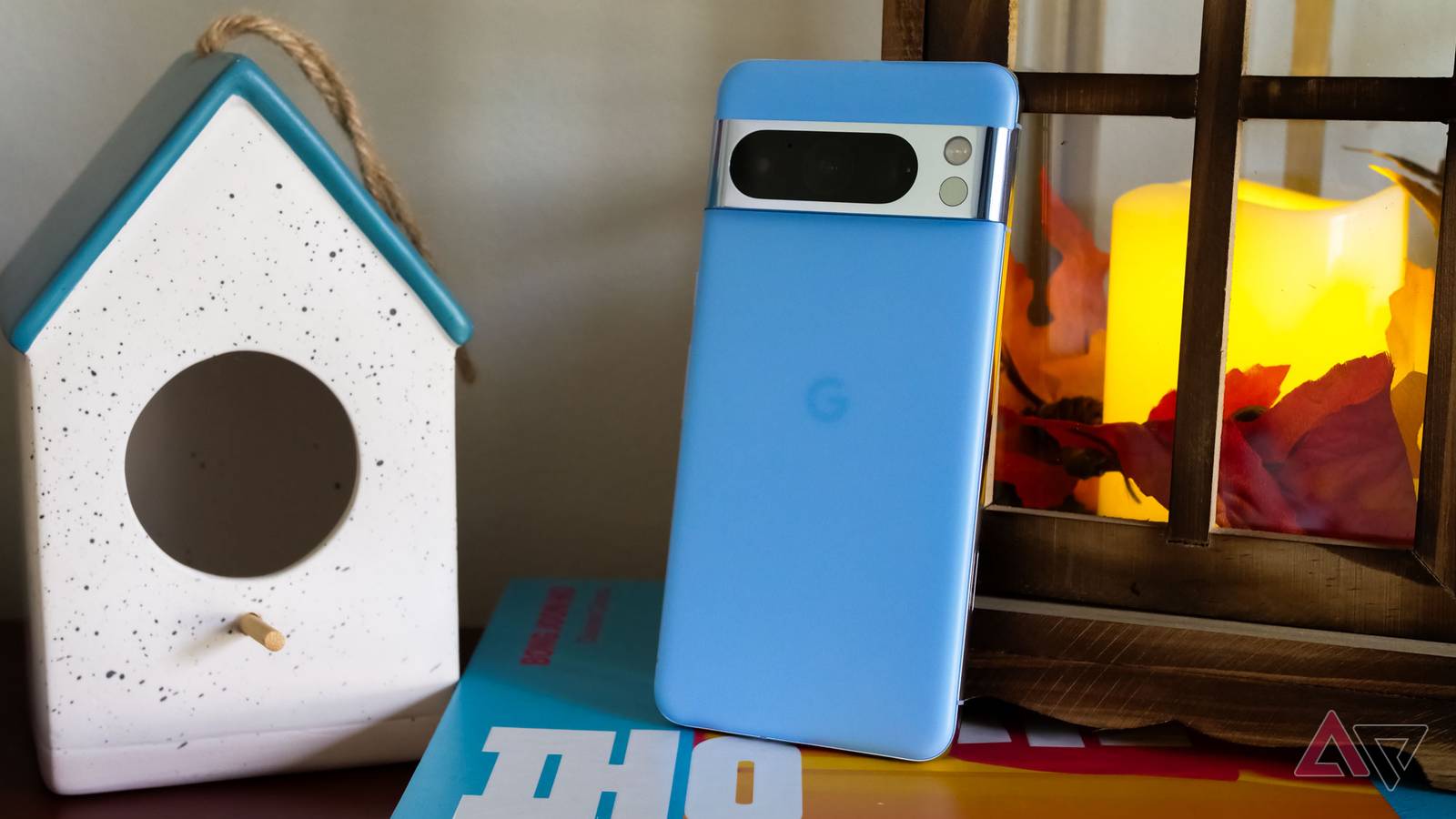 Does the Google Pixel 8 Pro support microSD cards?