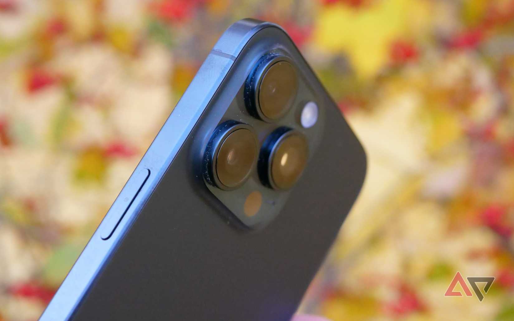 Samsung may unseat Sony as the iPhone camera sensor maker