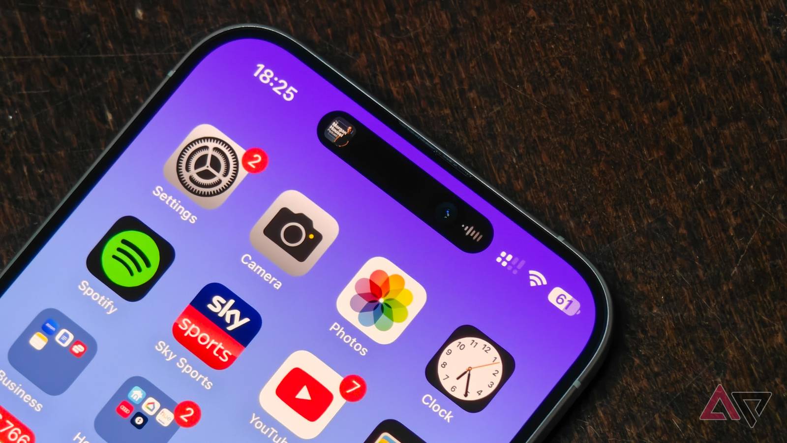 How to use your iPhone's secret trackpad to edit and update text in seconds