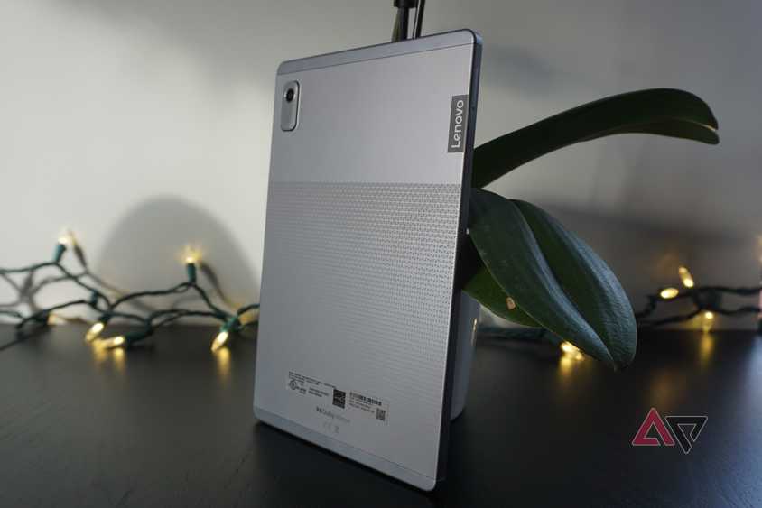 Nook 9-inch Lenovo Tablet review: Not over, not under, just achieving