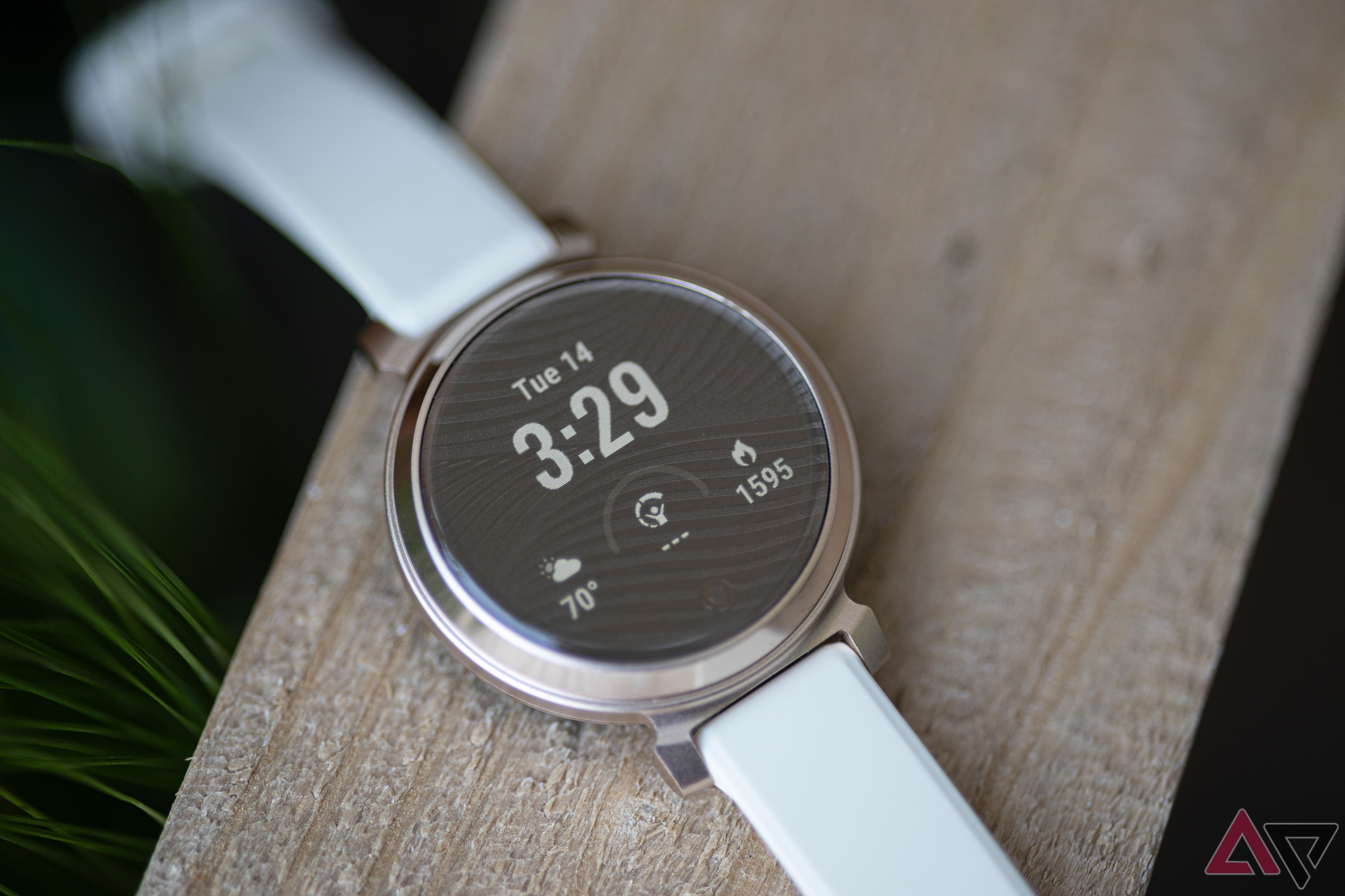 Best smartwatches for small wrists in 2025