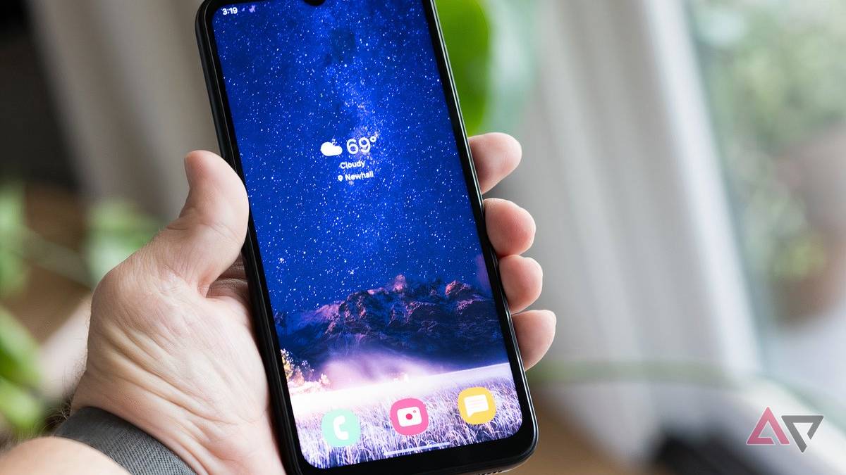 I reviewed the Bark Phone, a rebranded Samsung Galaxy built for kids ...