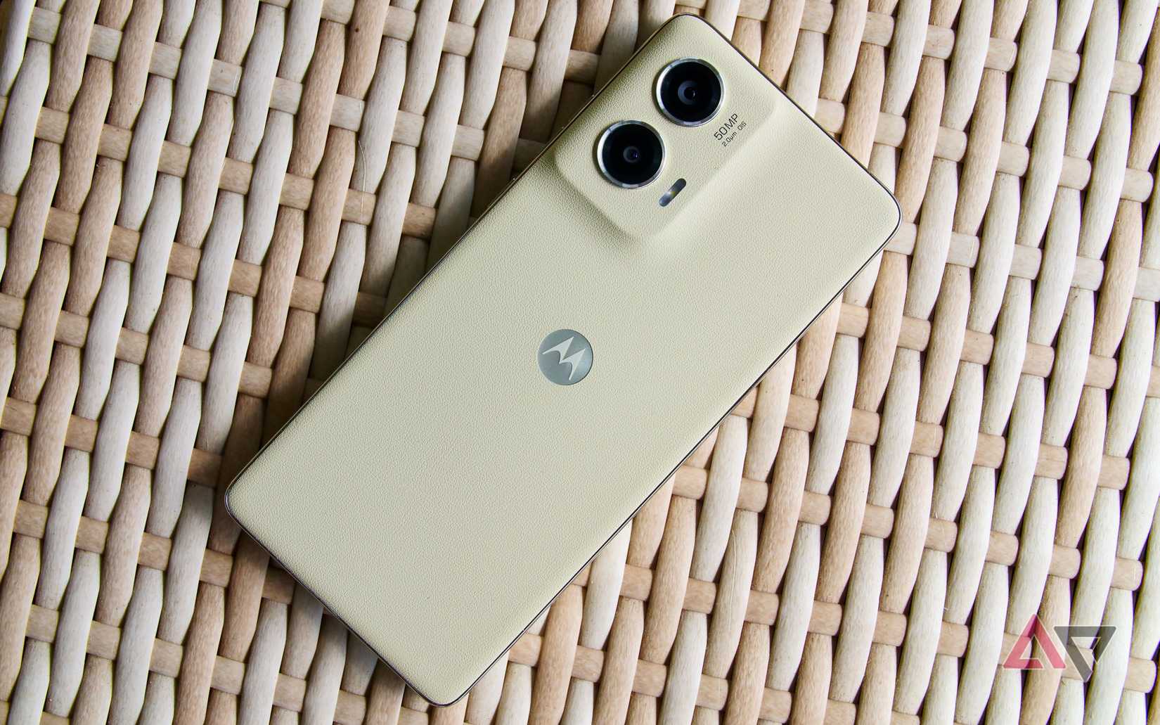 Moto G Stylus (2024) vs. Google Pixel 8a: Stylus support or excellent ...