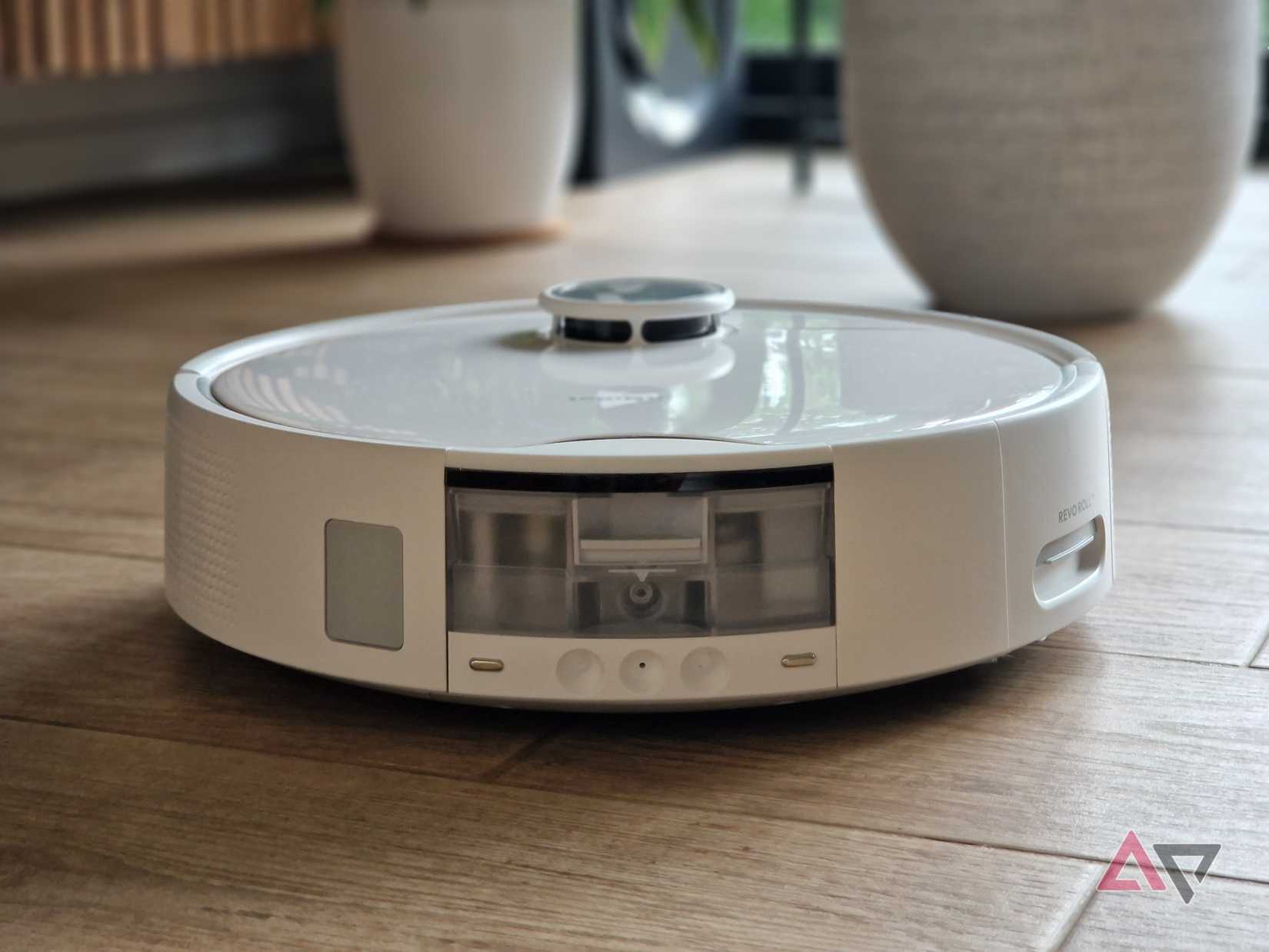 SwitchBot S10 review: Innovative design that minimizes maintenance