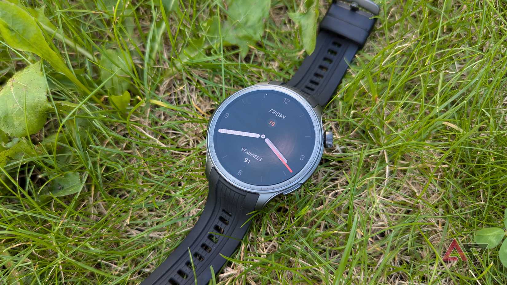Best smartwatches for small wrists in 2025