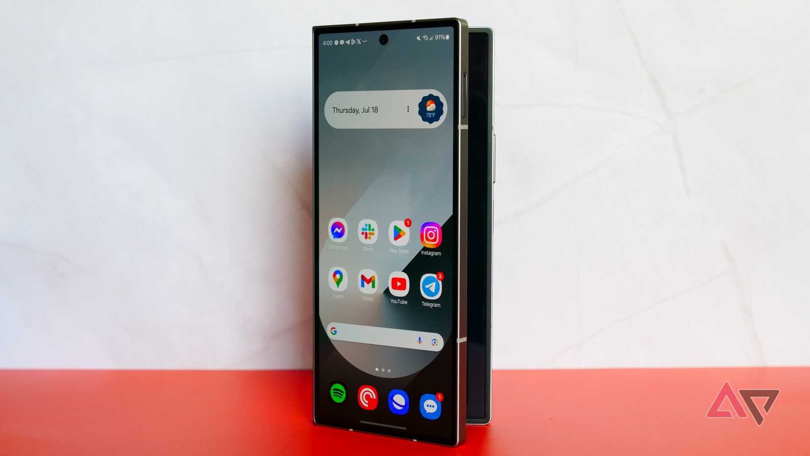 Samsung Galaxy Z Fold 6 vs. OnePlus Open: A surprisingly hard decision