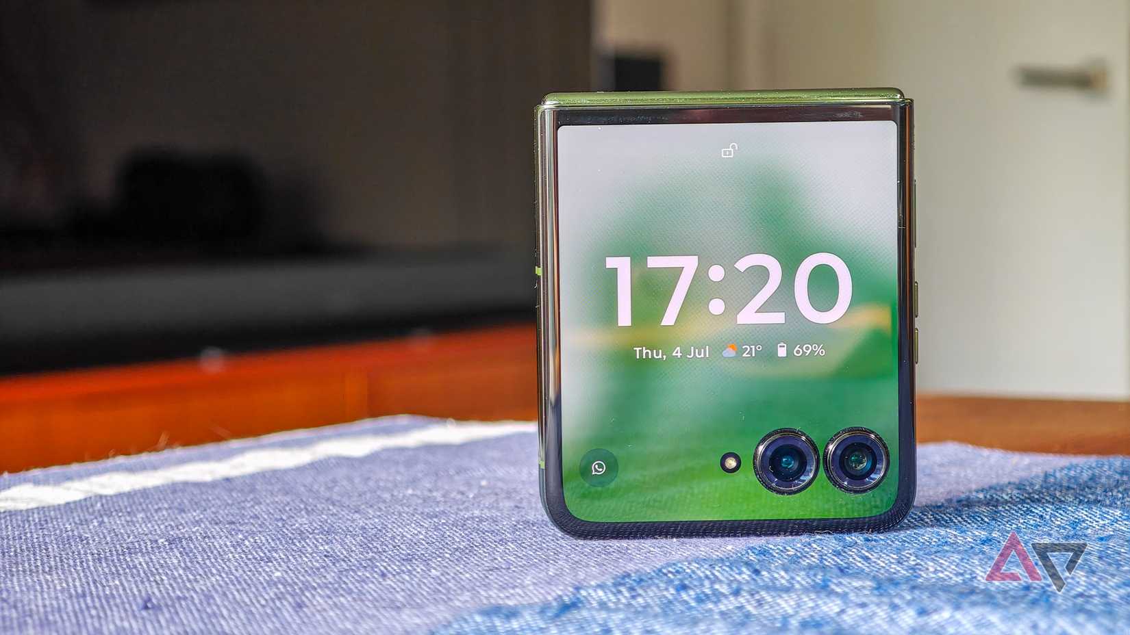 Motorola Razr+ (2024) review: Everything I want from a flip phone