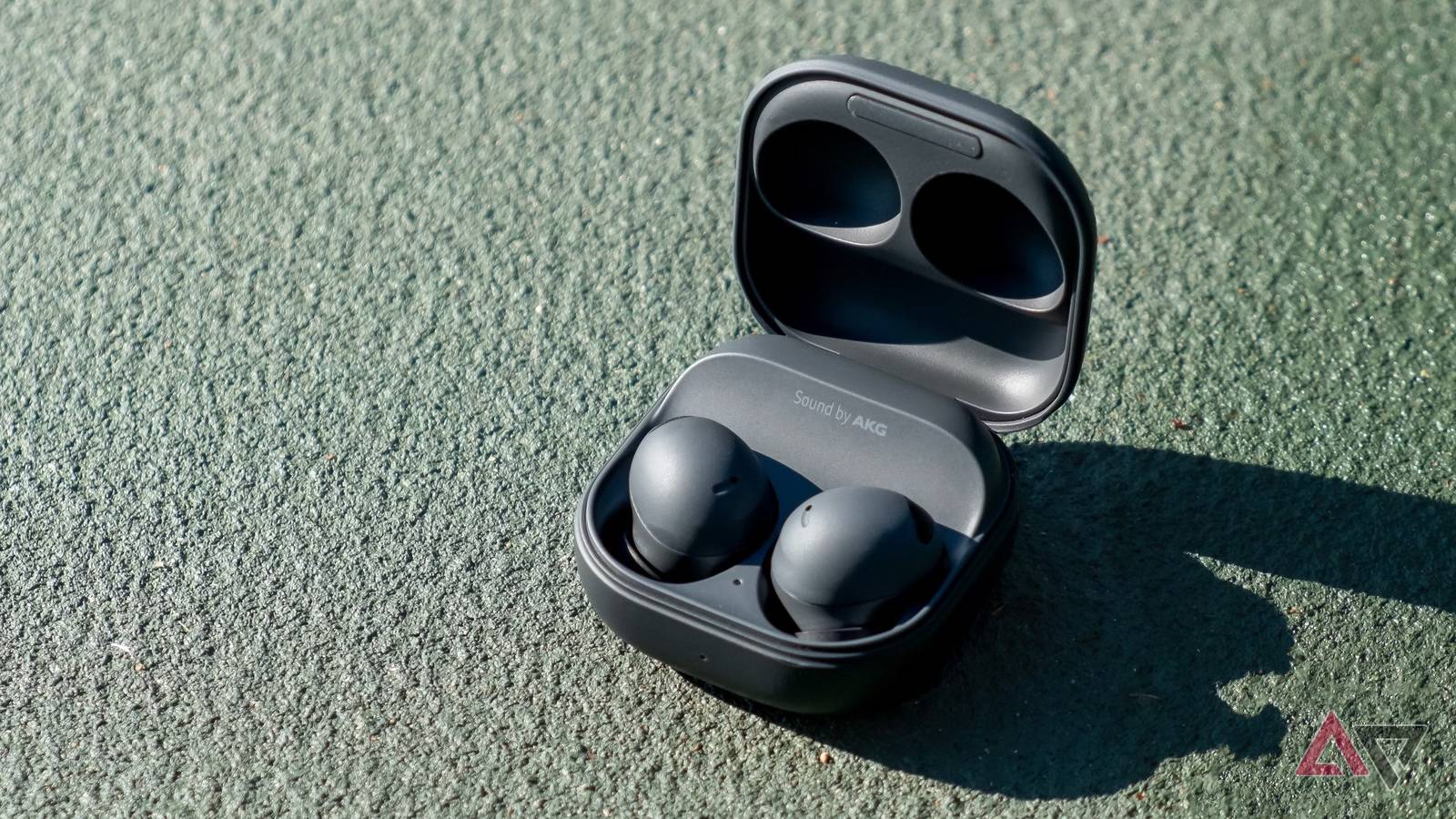 These earbuds look nothing like AirPods: Samsung's Galaxy Buds 2 Pro ...