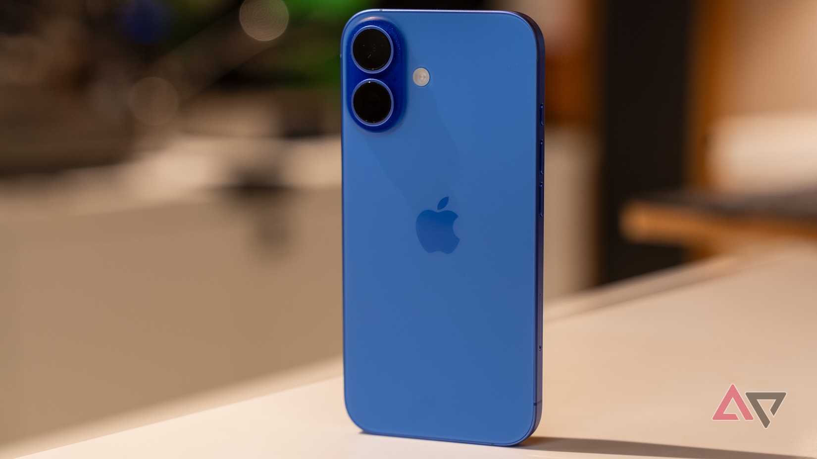 Samsung Galaxy S24 vs. Apple iPhone 16: Small phone supremacy