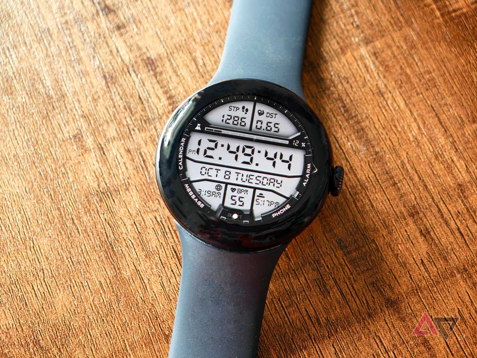 As a long-time Pixel Watch 2 user, here are my top 7 watch faces