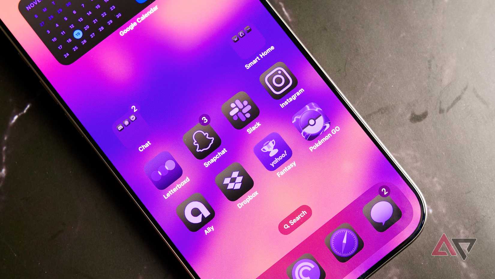 Google Pixel 9 Pro XL vs. Apple iPhone 16 Pro Max: The big phone showdown