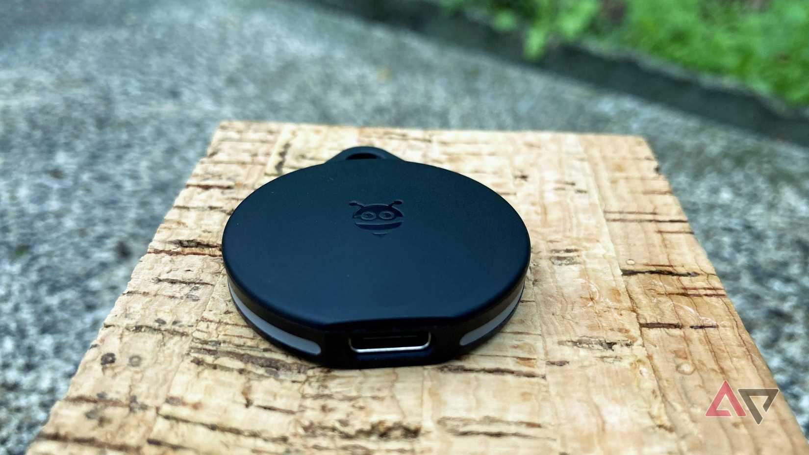 Pebblebee trackers review: The Univeral trackers aren't so universal