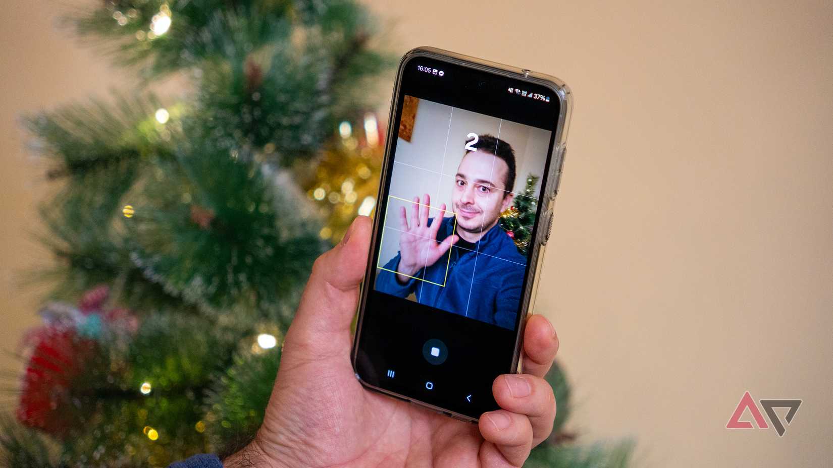 7 ways to take a photo with your phone remotely