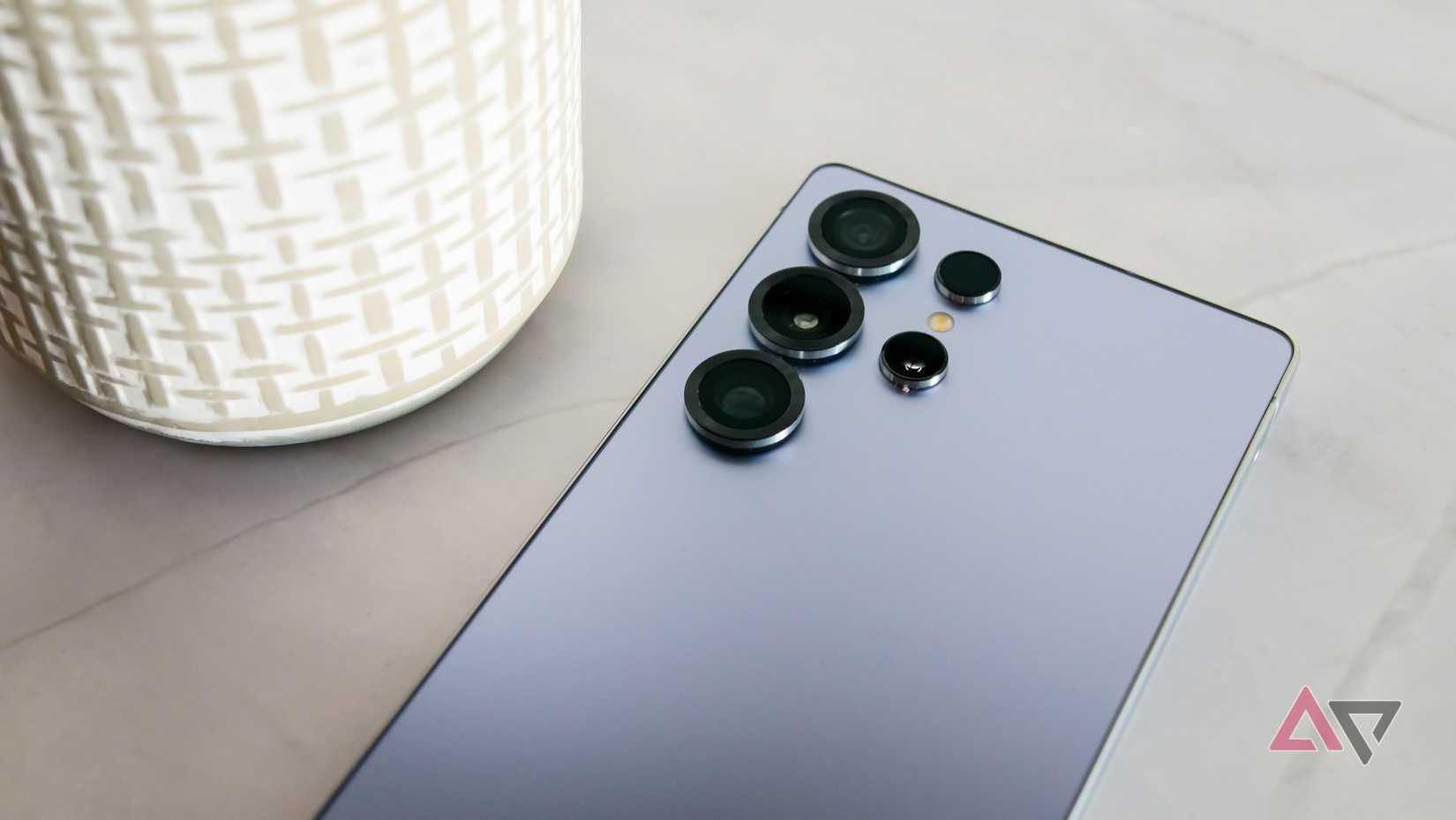 If Samsung wants me to care about the Galaxy S25, it should come in ...