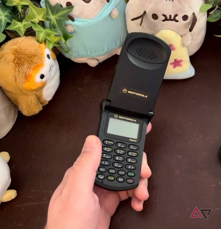 If you remember these 7 iconic phones, you're officially old