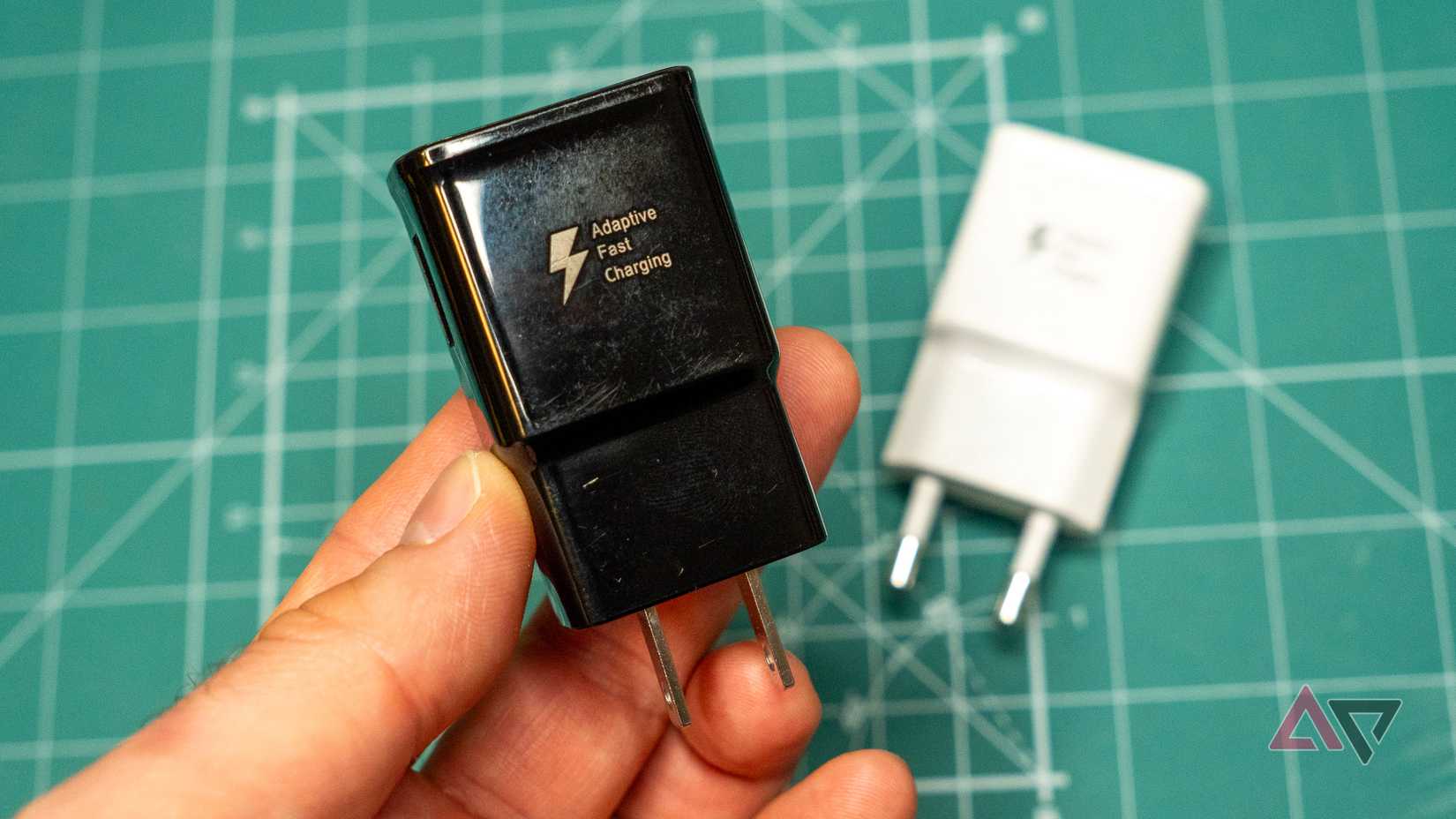 4 risks you take when you use counterfeit chargers and cables